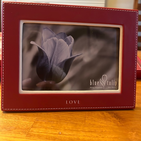 blue tulip | Art | Picture Frame | Poshmark